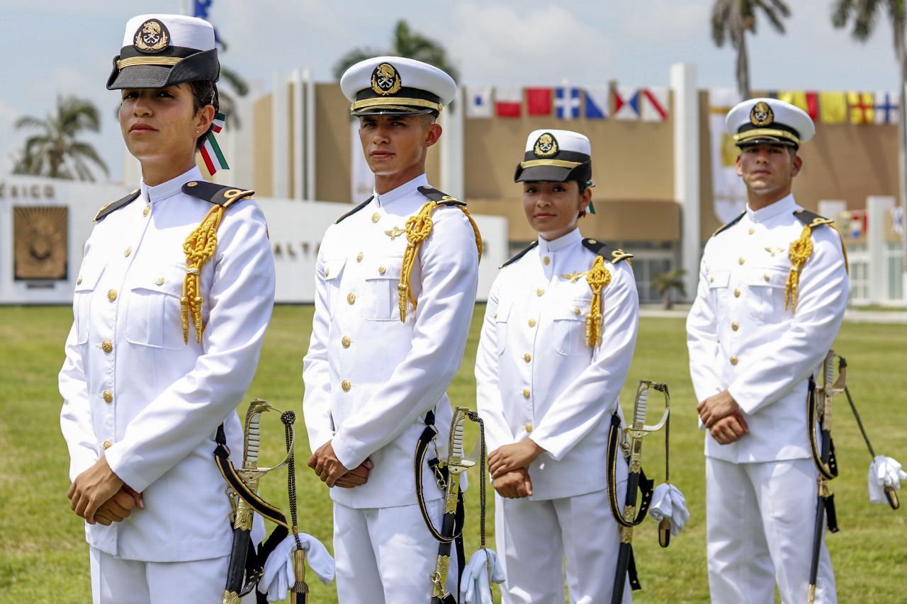 “AHORA SOMOS NAVEGANTES DE UN LEGADO”: GRADUACIÓN 2025 DE LA HEROICA ...